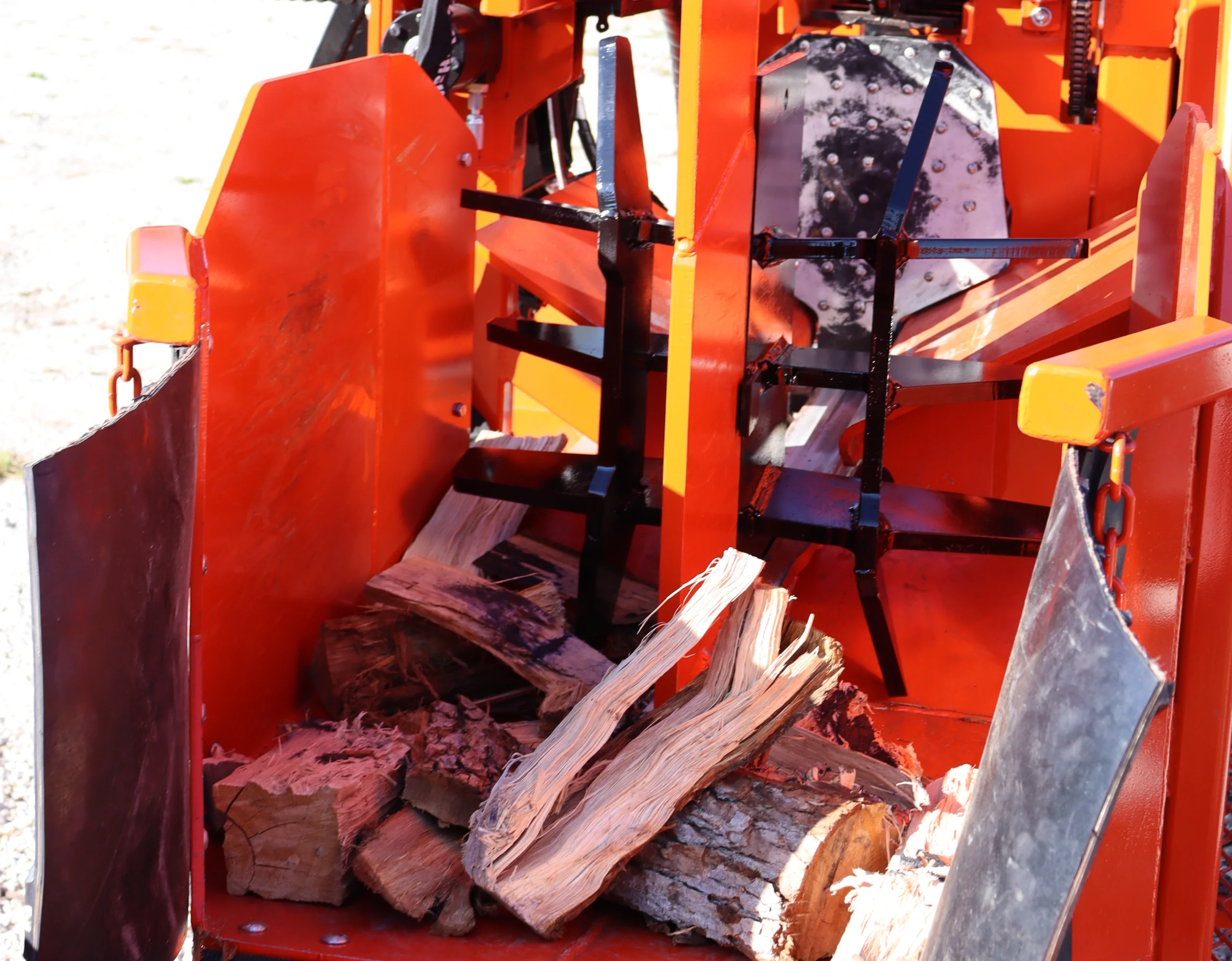 Blockbuster B18 HP Firewood Processor-74HP, 2.5-Sec Cycle Time